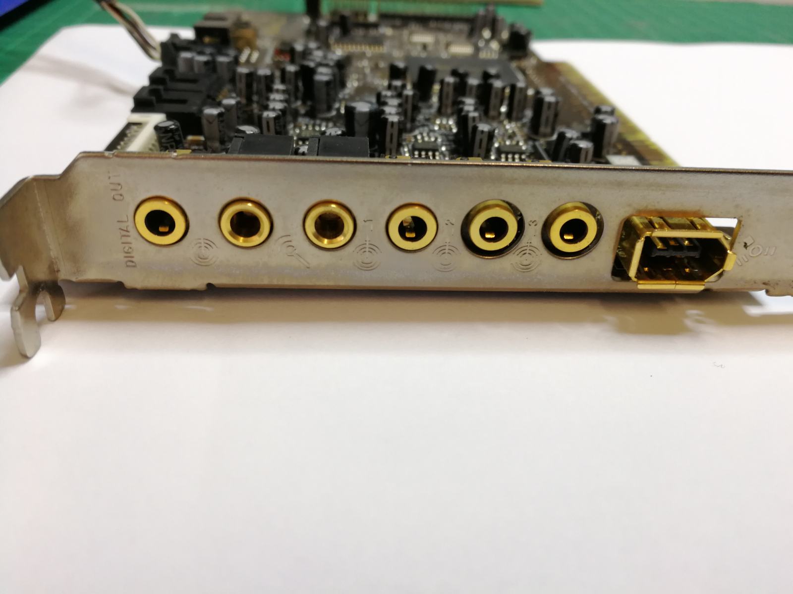 Sound Blaster Audigy 2 ZS SB0350 Zvočna kartica